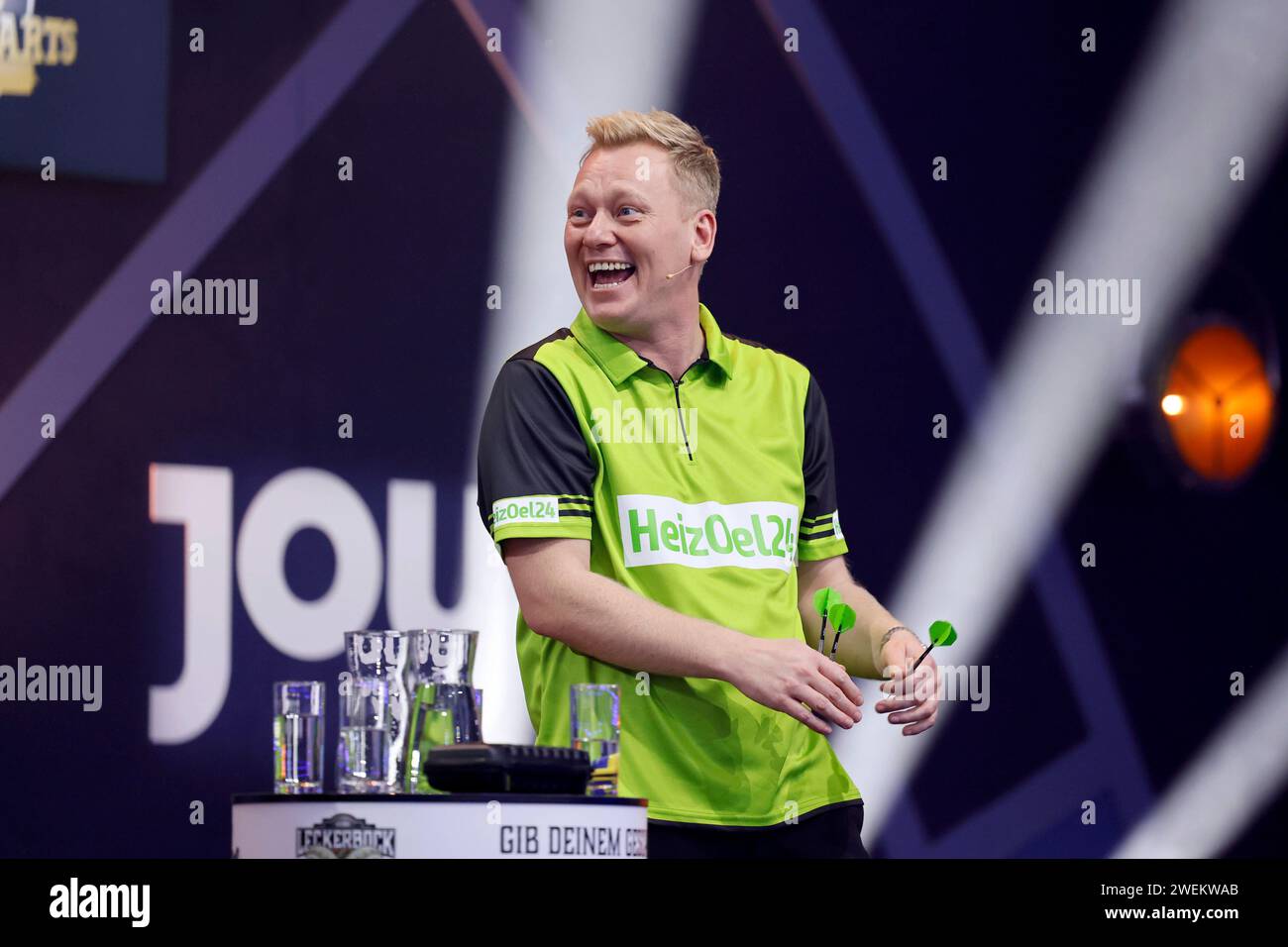 Artiste Jens Knossalla / Knossi BEI der Pro7 Promi Darts WM 2024 ...