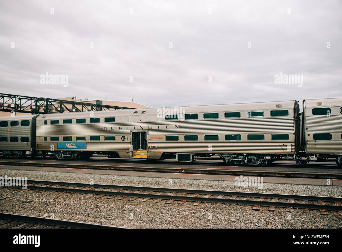Silver train Banque de photographies et d’images à haute résolution - Alamy