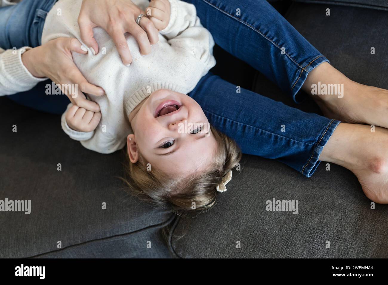 Chatouilles pieds nus Banque de photographies et d’images à haute ...