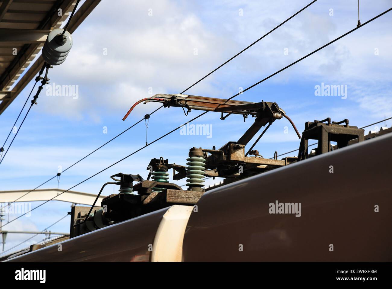 Pantograph electric train Banque de photographies et d’images à haute ...