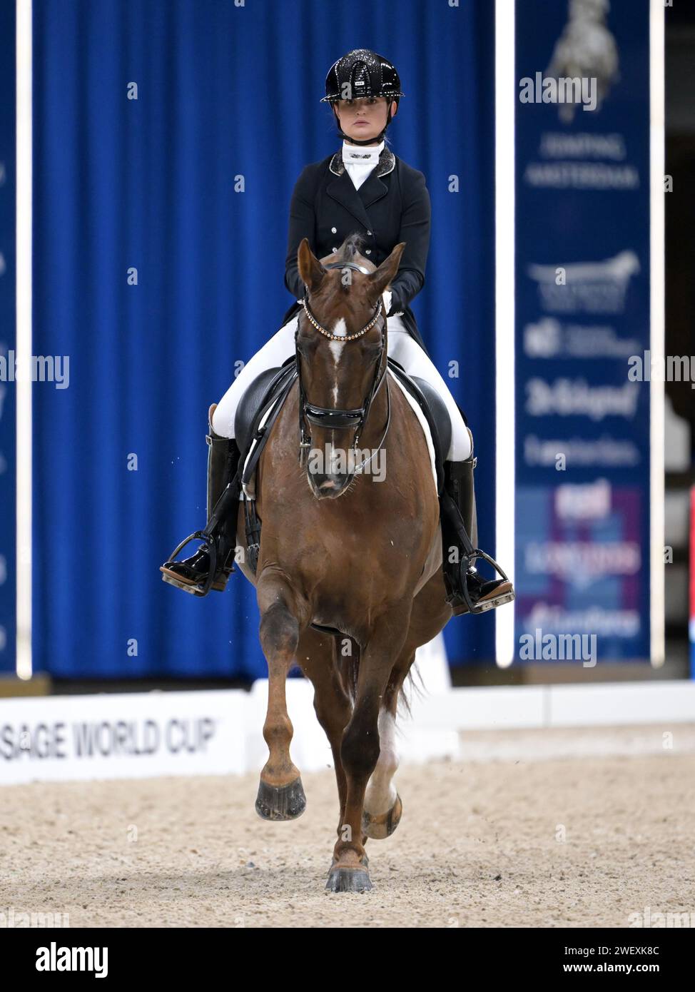 AMSTERDAM - Devenda Dijkstra avec Hero lors de la compétition de ...