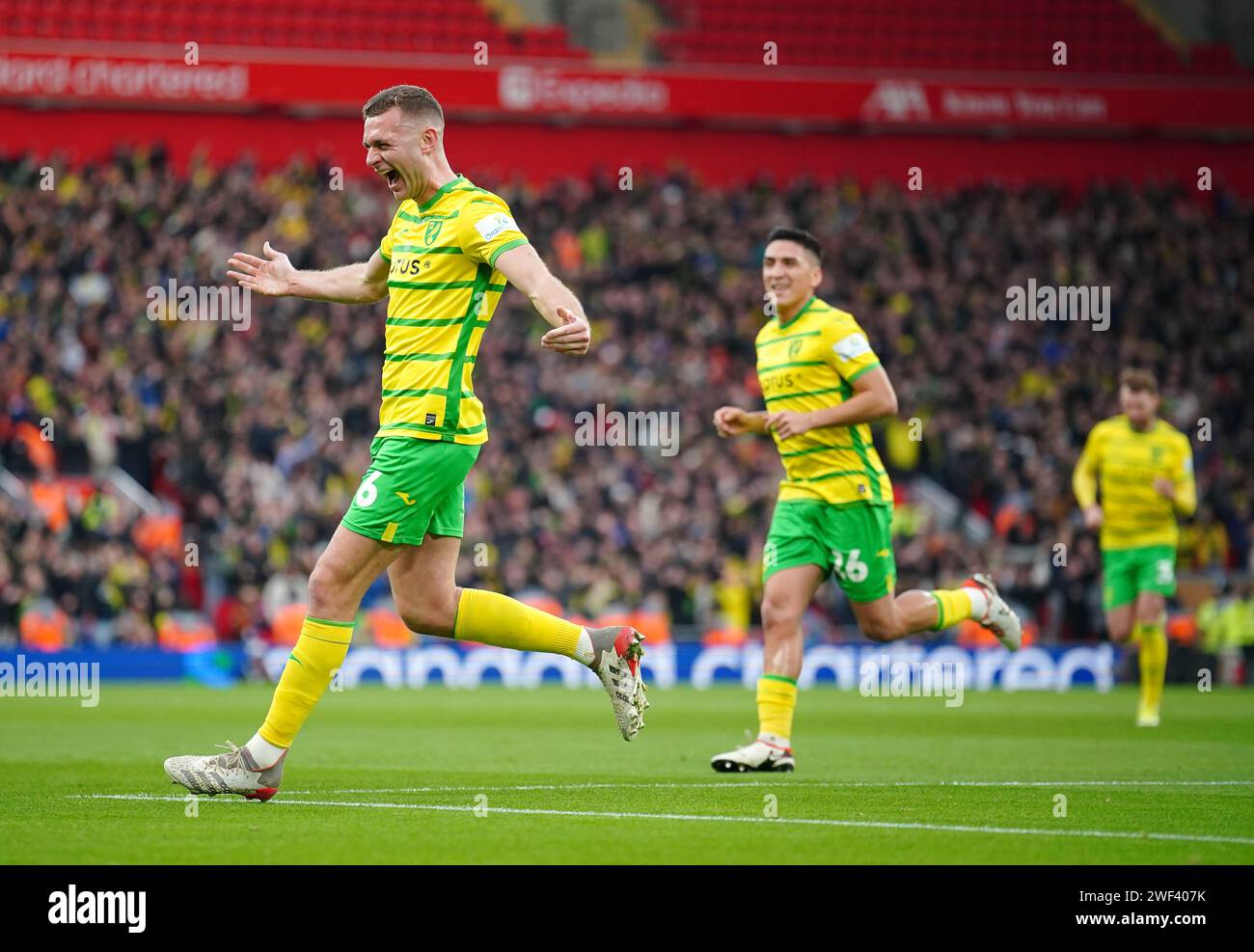 Ben Gibson de Norwich City (à gauche) célèbre avoir marqué le premier ...