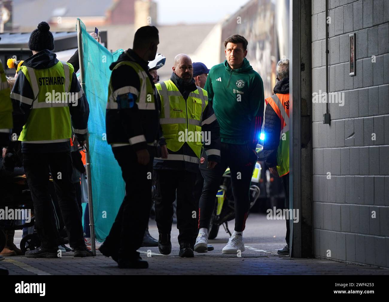 Harry Maguire de Manchester United (au centre) arrive avant le match du ...