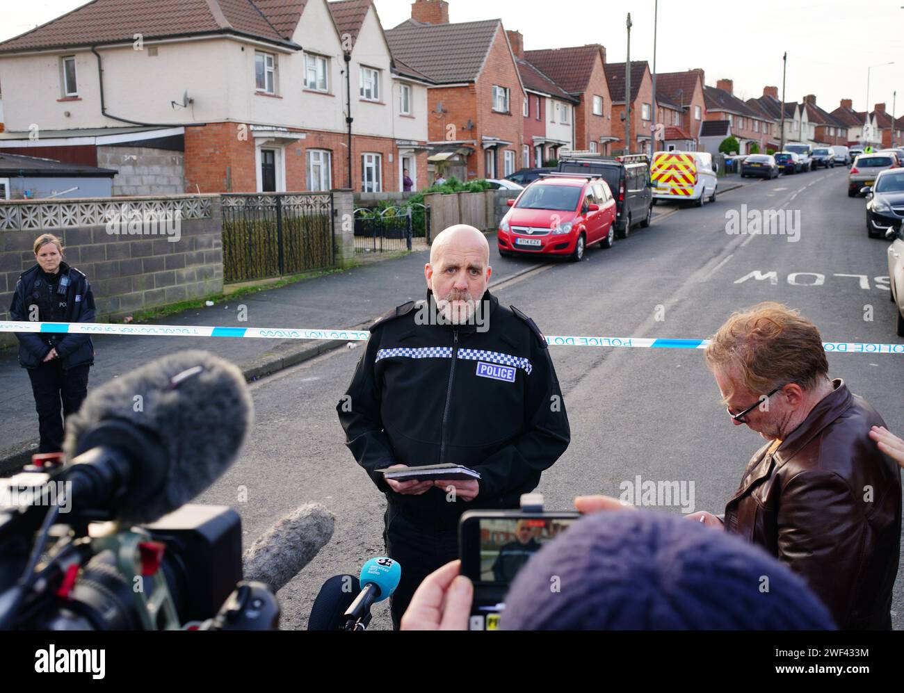 Le commandant de Bristol, le surintendant Mark Runacres, parle aux ...