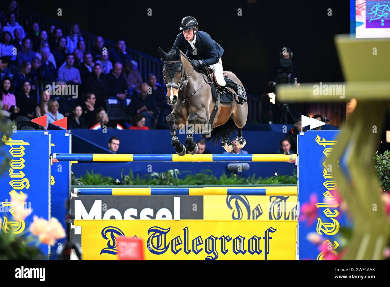 AMSTERDAM - Pieter Clemens sur Emmerton lors de la coupe du monde ...