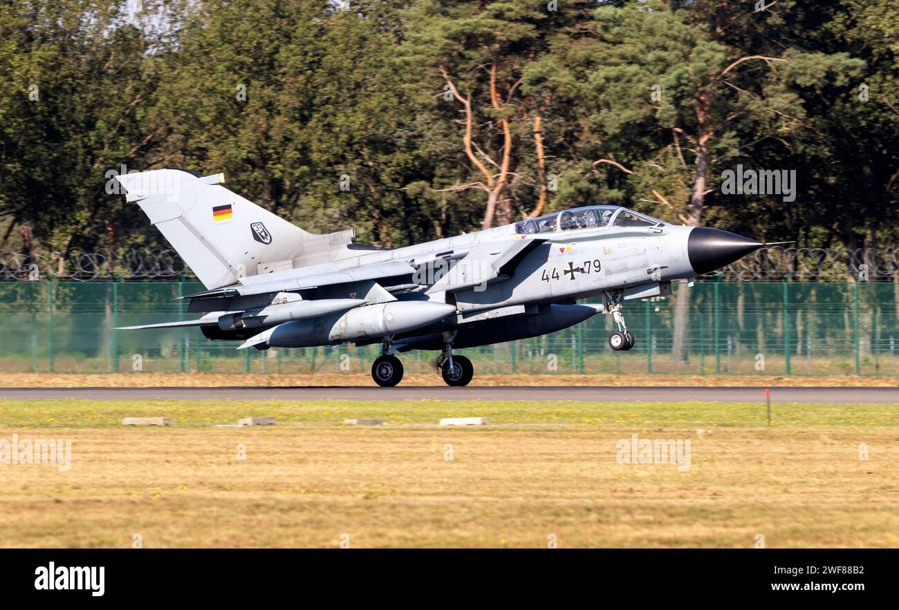 Tornado ids Banque de photographies et d’images à haute résolution - Alamy