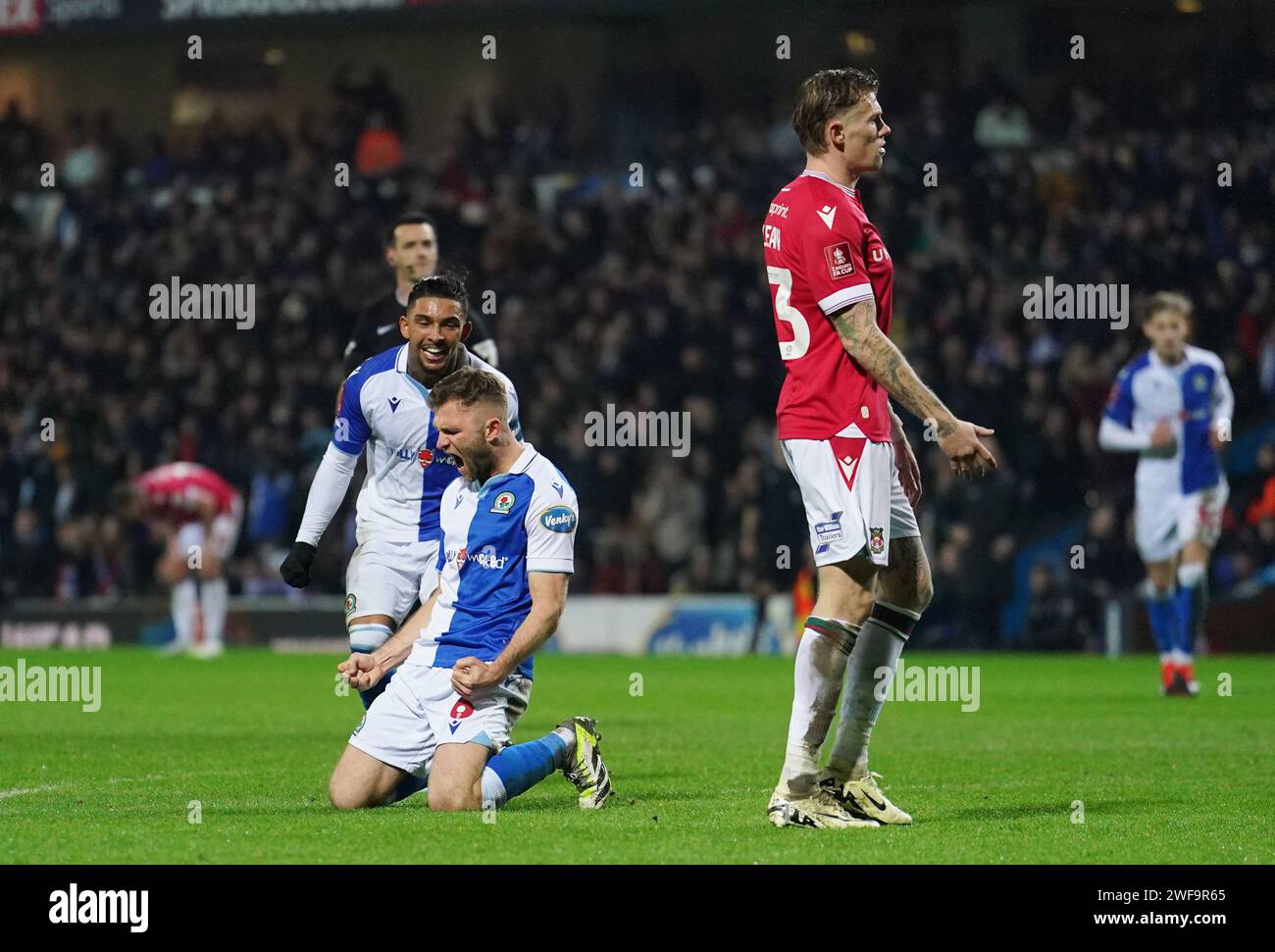Sondre Tronstad des Blackburn Rovers célèbre le quatrième but du match ...