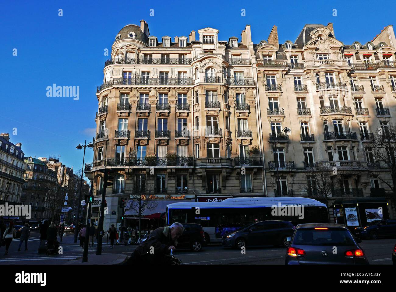 Rue de sevres Banque de photographies et d’images à haute résolution ...