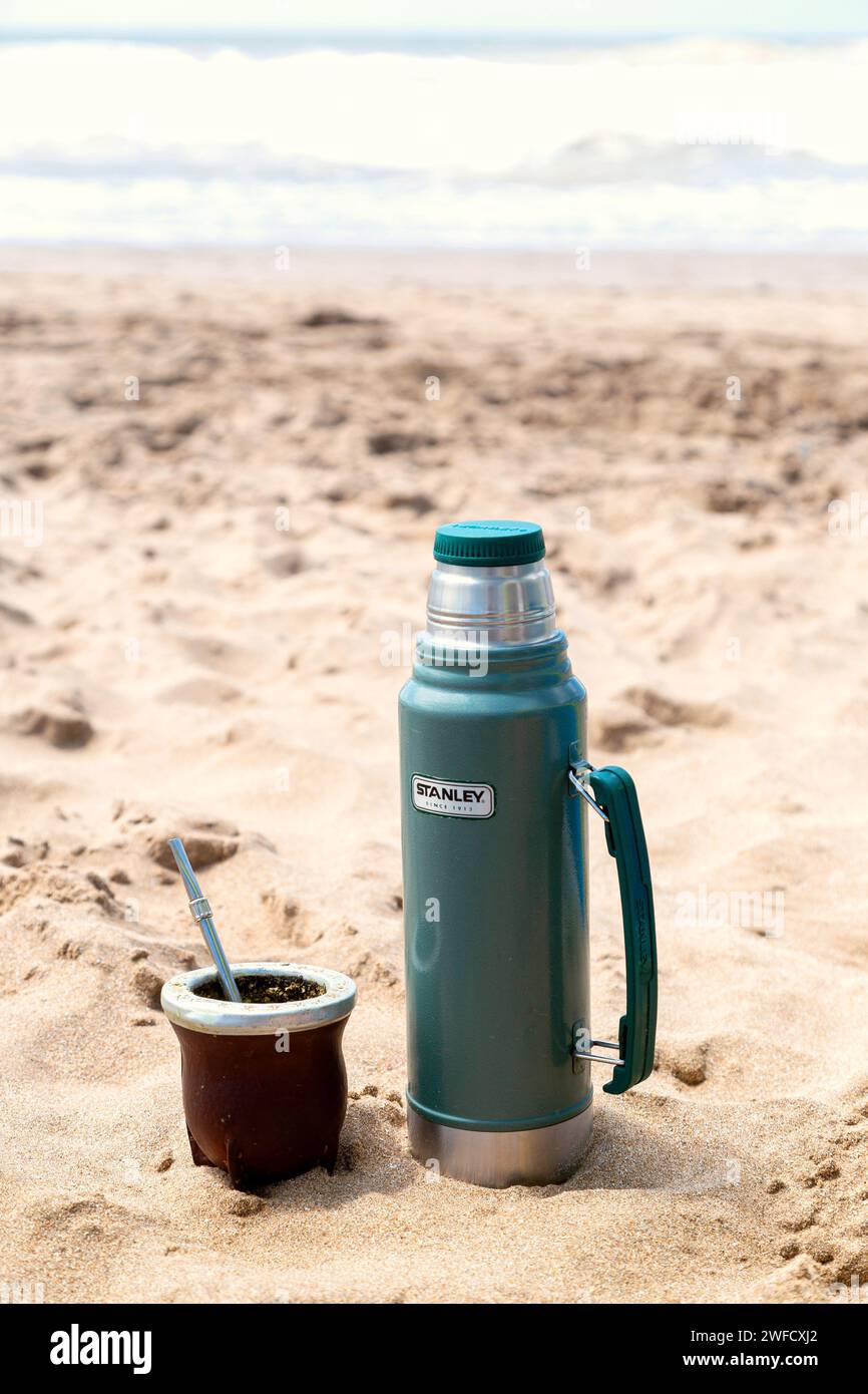 Thermos stanley Banque de photographies et d’images à haute résolution ...