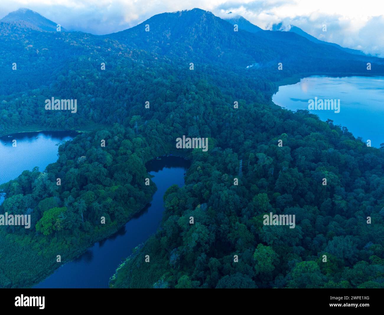 Lac tamblingan bali paysage Banque de photographies et d’images à haute ...