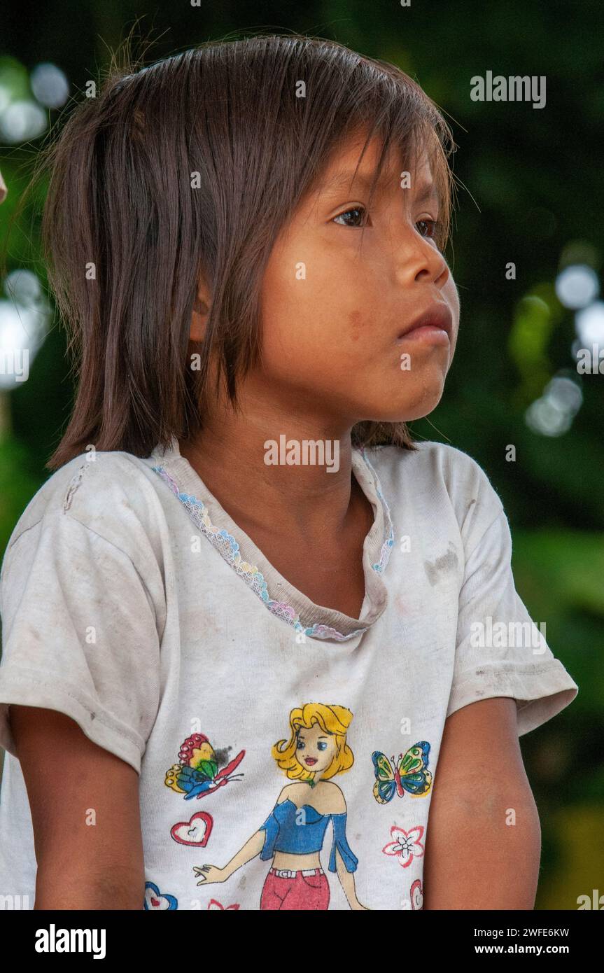 Amazon tribes girl Banque de photographies et d’images à haute ...