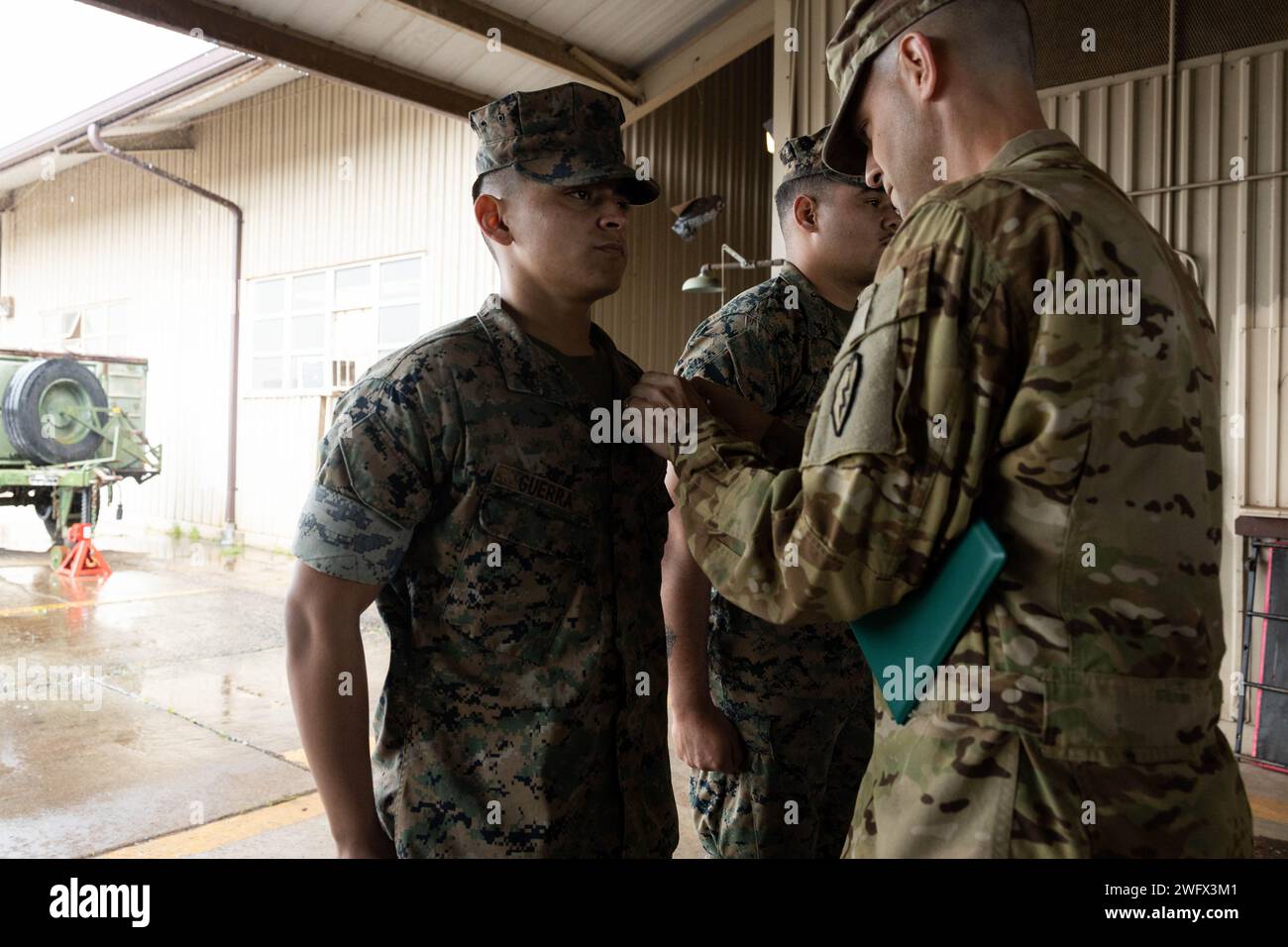Le lieutenant-colonel Christopher Lossing, avec le 2-25e Régiment d ...