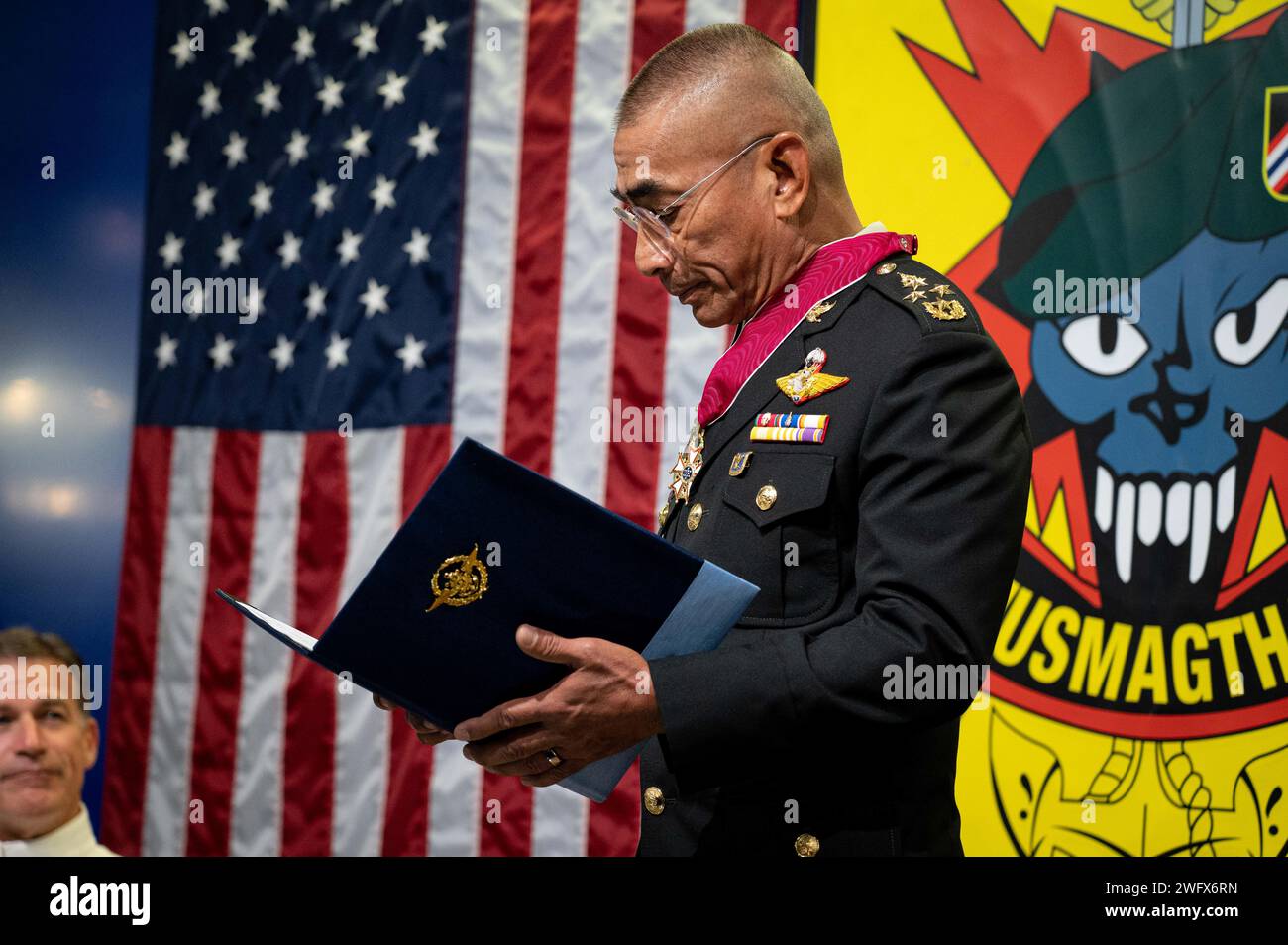 Chief royal thai armed gen Banque de photographies et d’images à haute ...