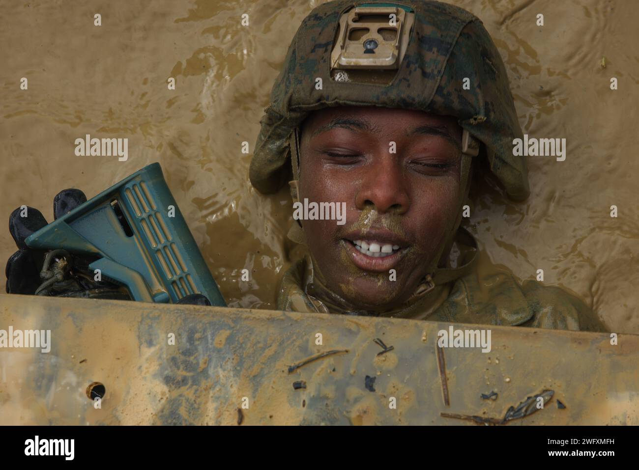 Le Cpl lance Rio Brown, opérateur de satellite du 7e bataillon de ...