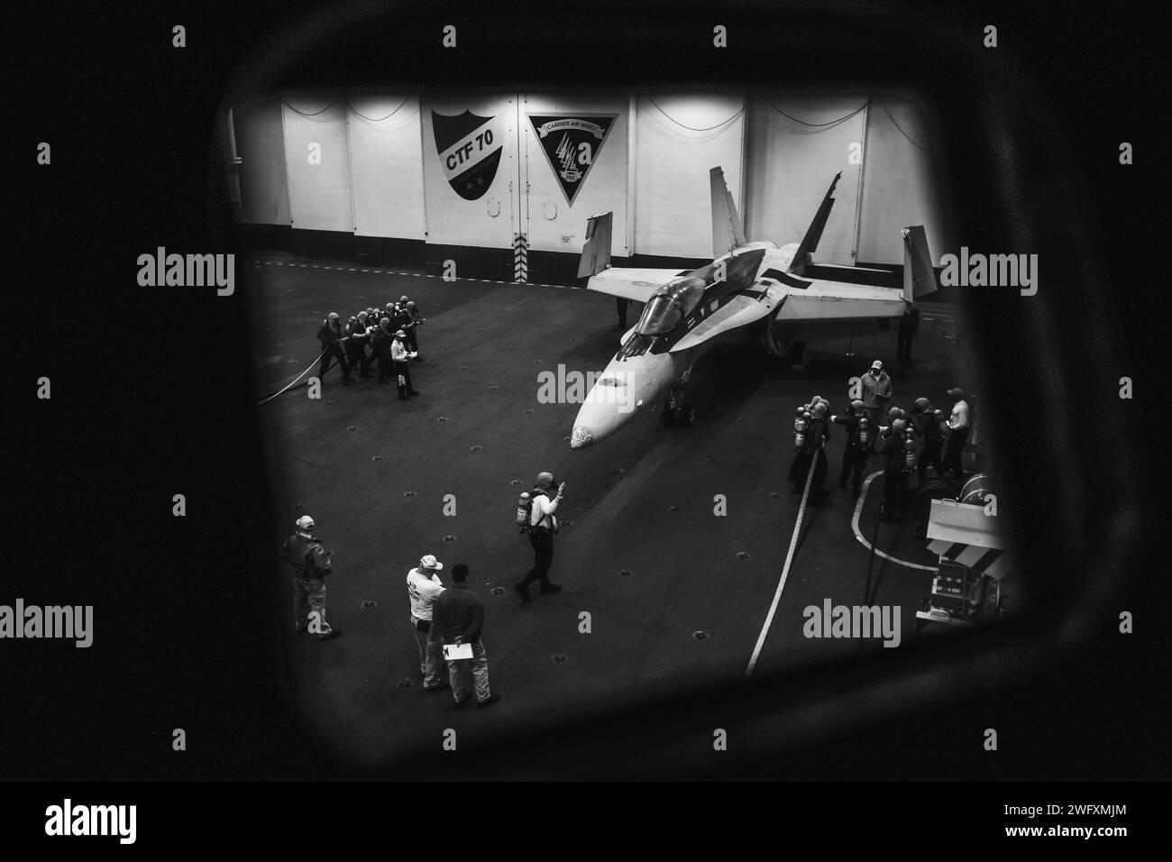 Cvn 73 marins Banque d'images noir et blanc - Alamy