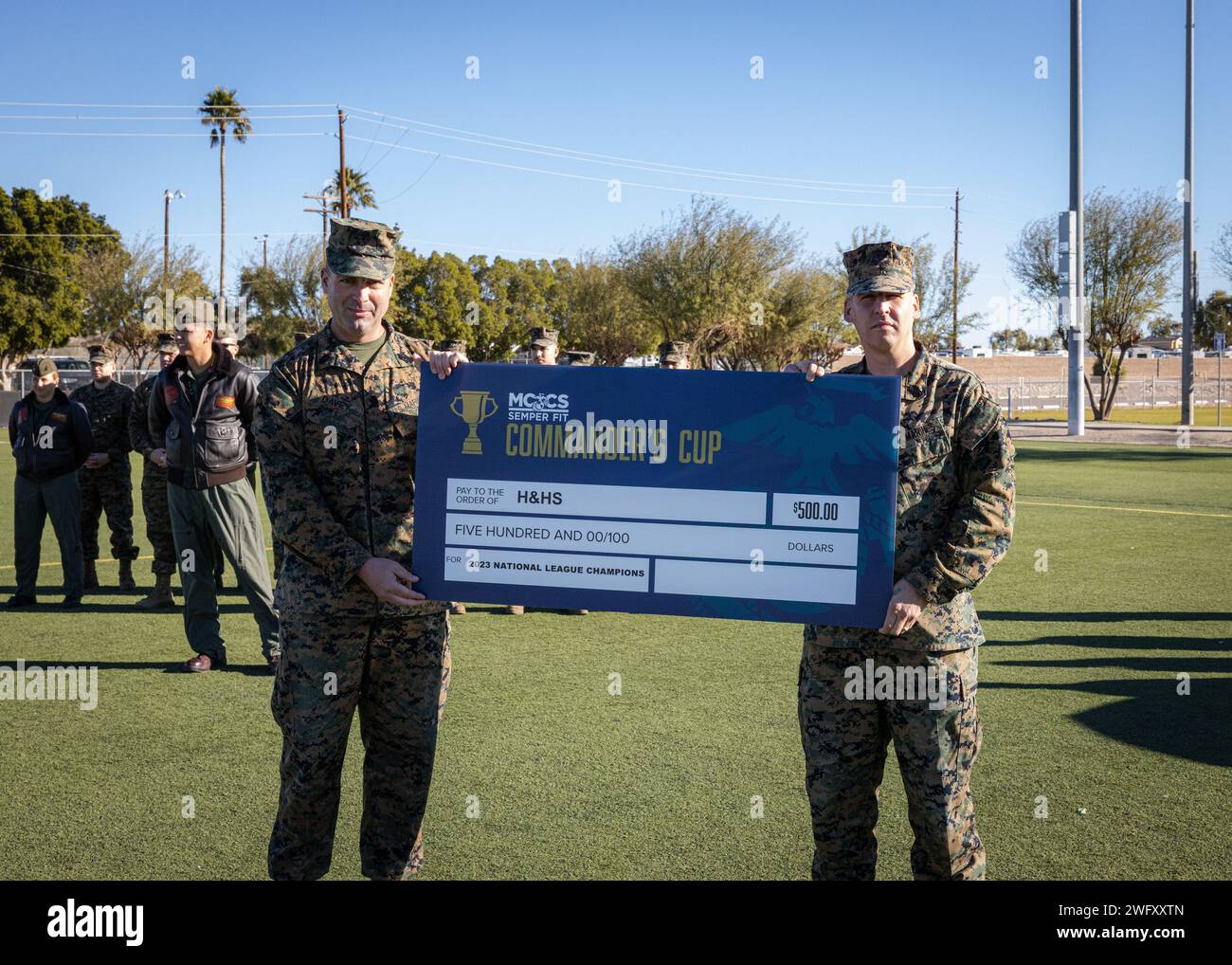 Le Sgt. Major Jason Davey, à gauche, le sergent major, Marine corps Air ...