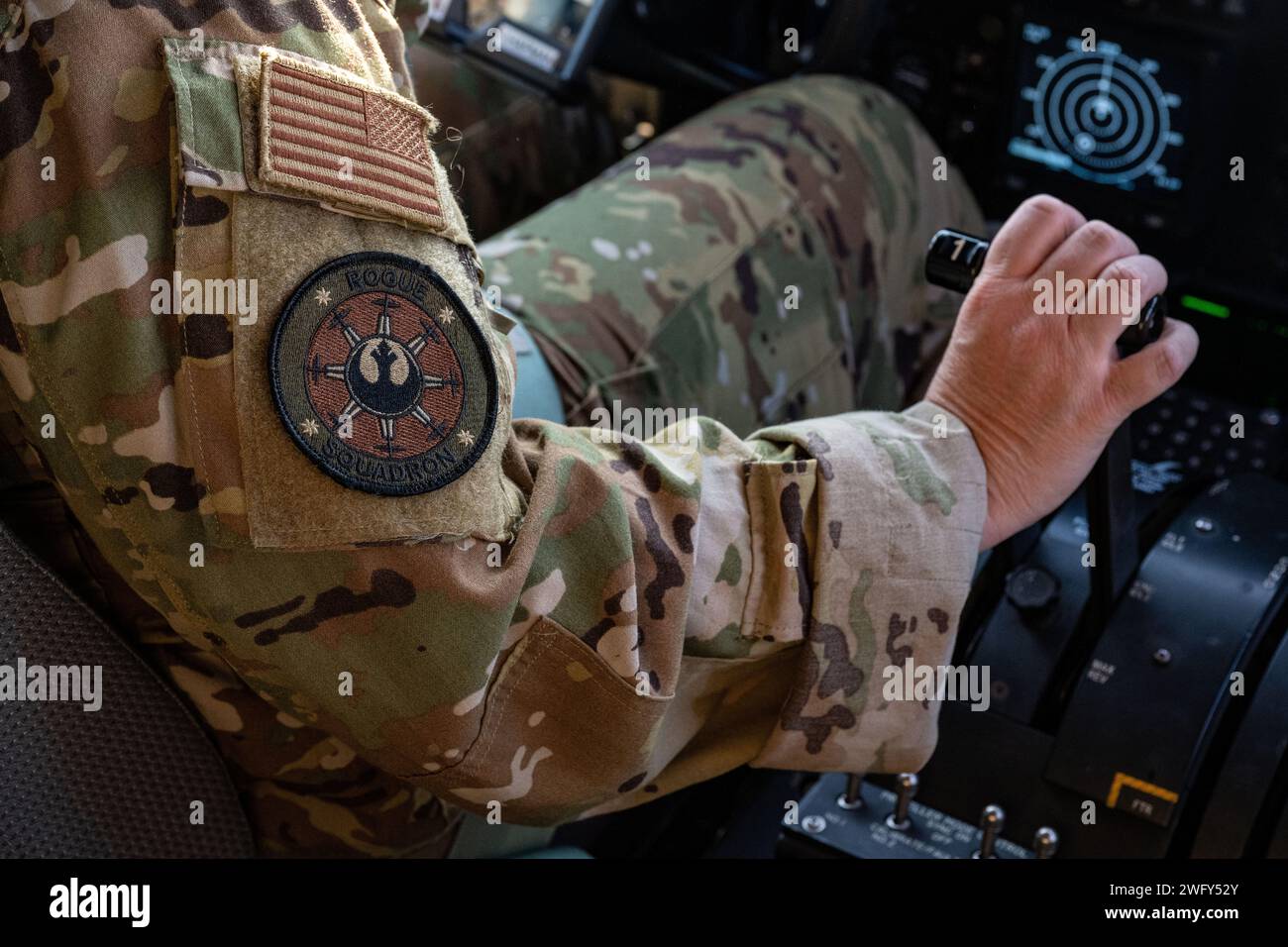 Le lieutenant-colonel Stacy Chapman, pilote du 75th Expeditionary ...