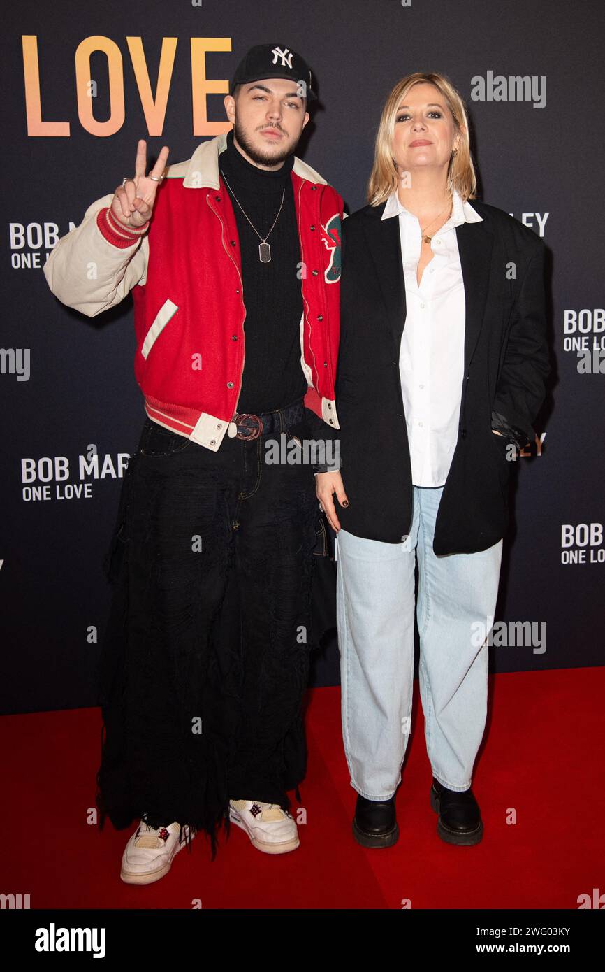 Flavie Flament et son fils assistent à la première Bob Marley One Love ...