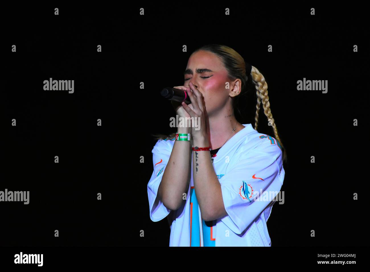 LEON, MEXIQUE - FÉVRIER 1. Les chanteuses mexicaines Valentina et Re de ...