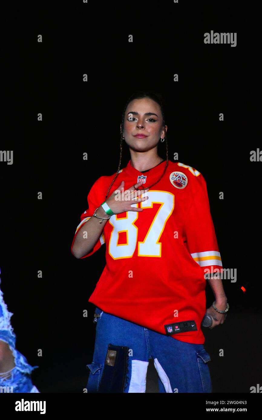 LEON, MEXIQUE - FÉVRIER 1. Les chanteuses mexicaines Valentina et Re de ...