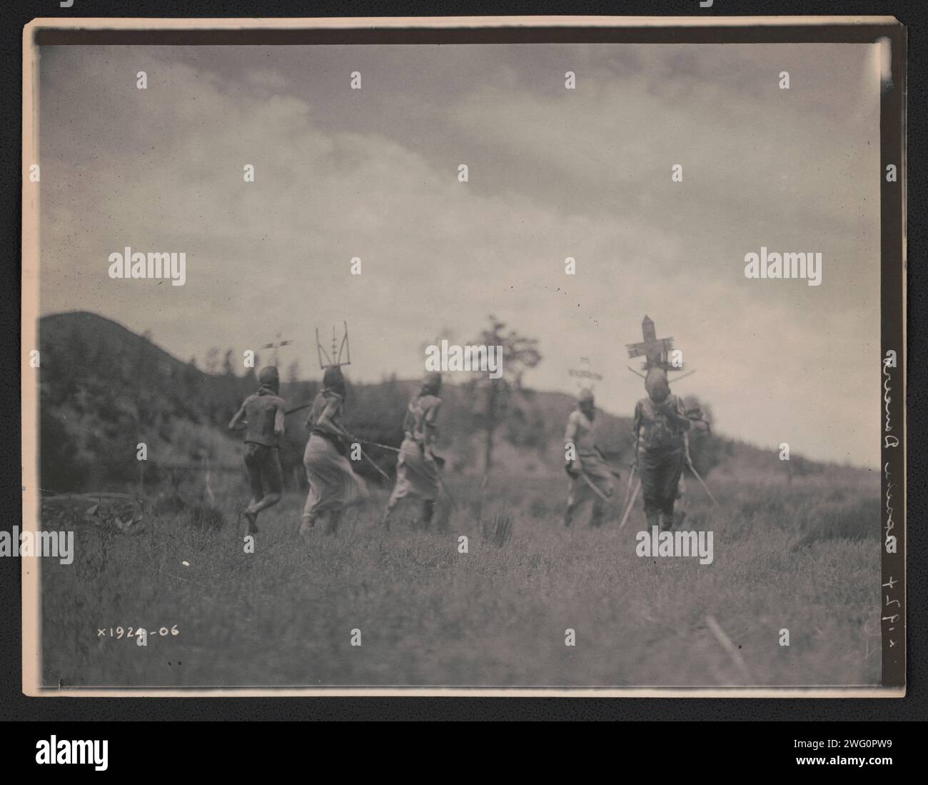 Edward curtis apache Banque de photographies et d’images à haute résolution - Alamy