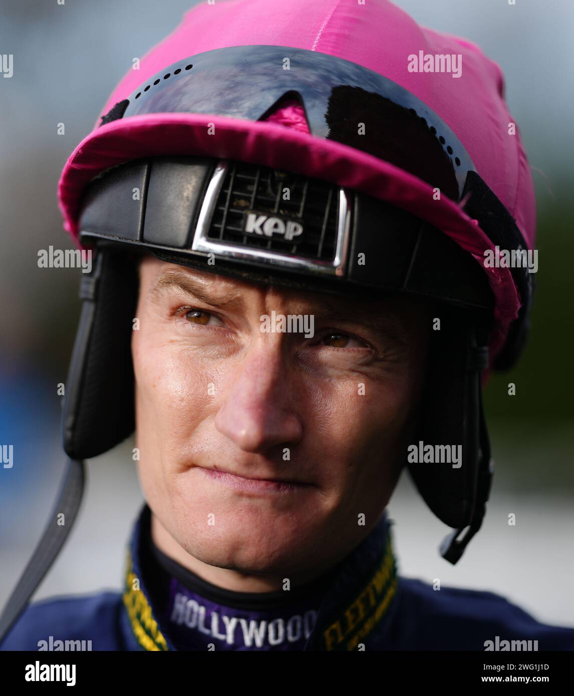 Le jockey Daniel Muscutt à l'hippodrome de Lingfield Park, Surrey. Date ...