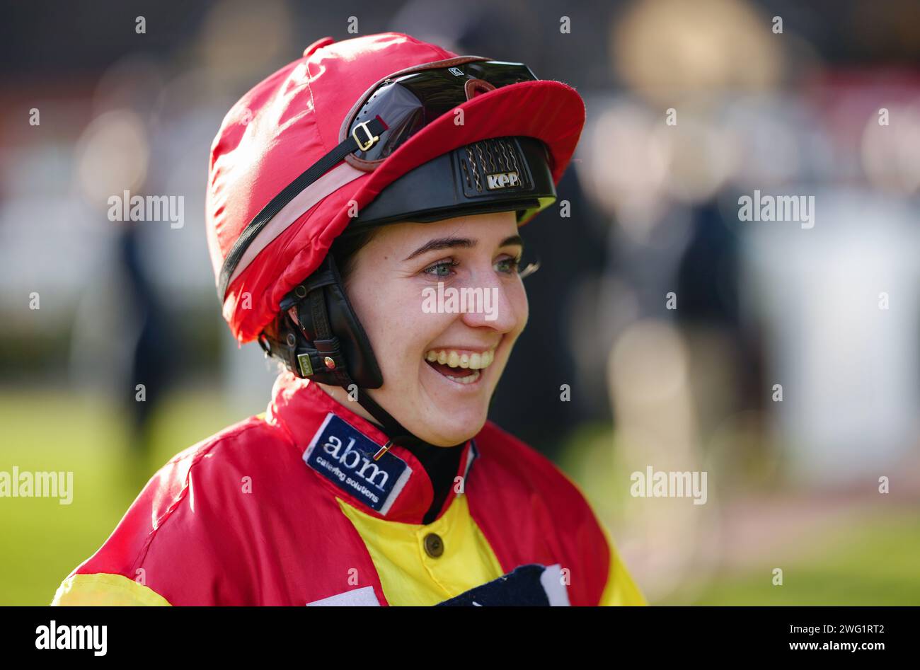 Jockey Georgia Dobie à l'hippodrome de Lingfield Park, Surrey. Date de ...