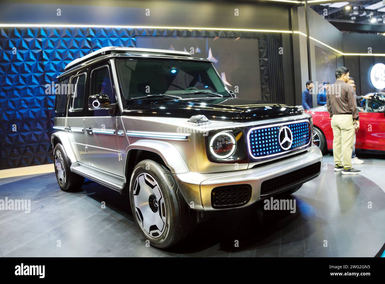 New Delhi - 1er février 2024 : Mercedes-Benz EQG Electric G-Wagon concept car est exposé à ...