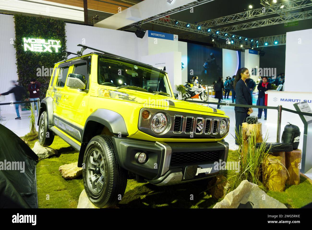 New Delhi - 1er février 2024 : Maruti Suzuki Jimny car est exposé à Bharat Mobility Global Expo ...