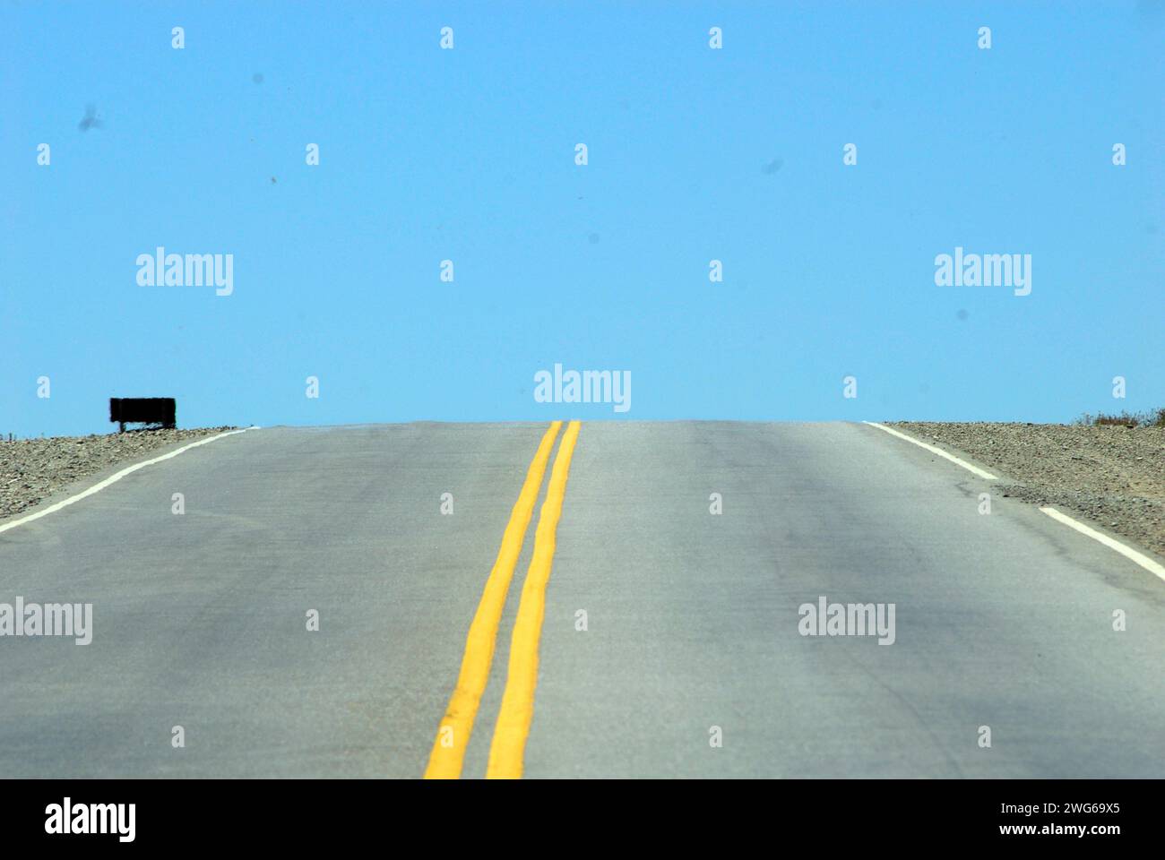 marquage au sol ou marquage routier, marquages visibles pour le ...