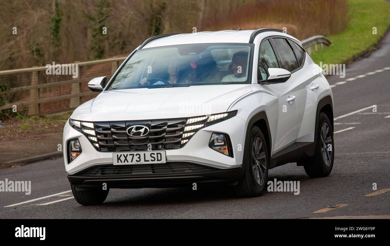 Hyundai tucson blanche Banque de photographies et d’images à haute ...