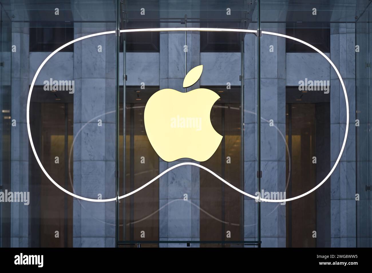 Signalétique pour Vision Pro dans le magasin Apple Fifth Avenue à New ...