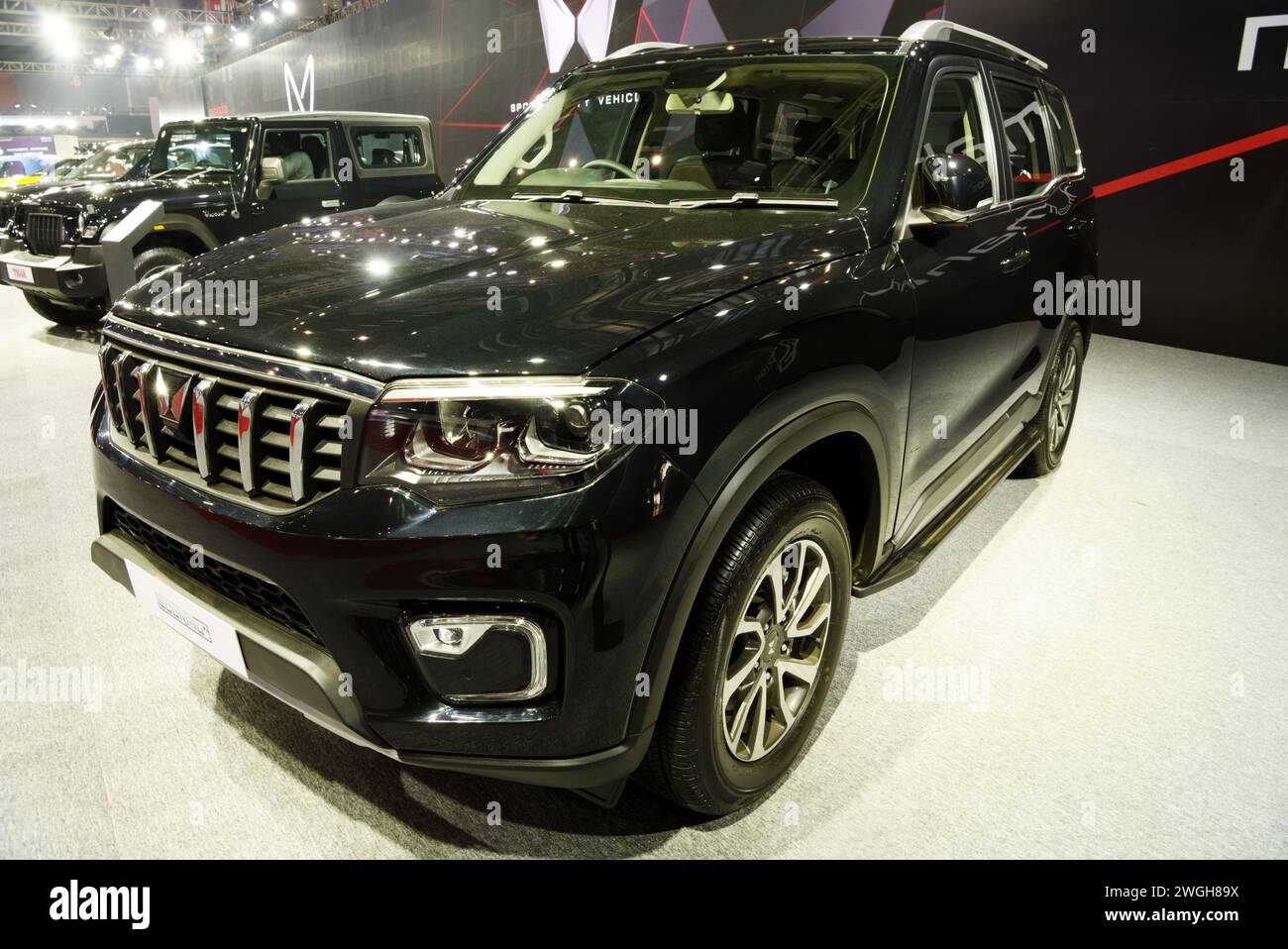 New Delhi - 1er février 2024 : Mahindra Scorpio N car est exposée à la Bharat Mobility Global ...