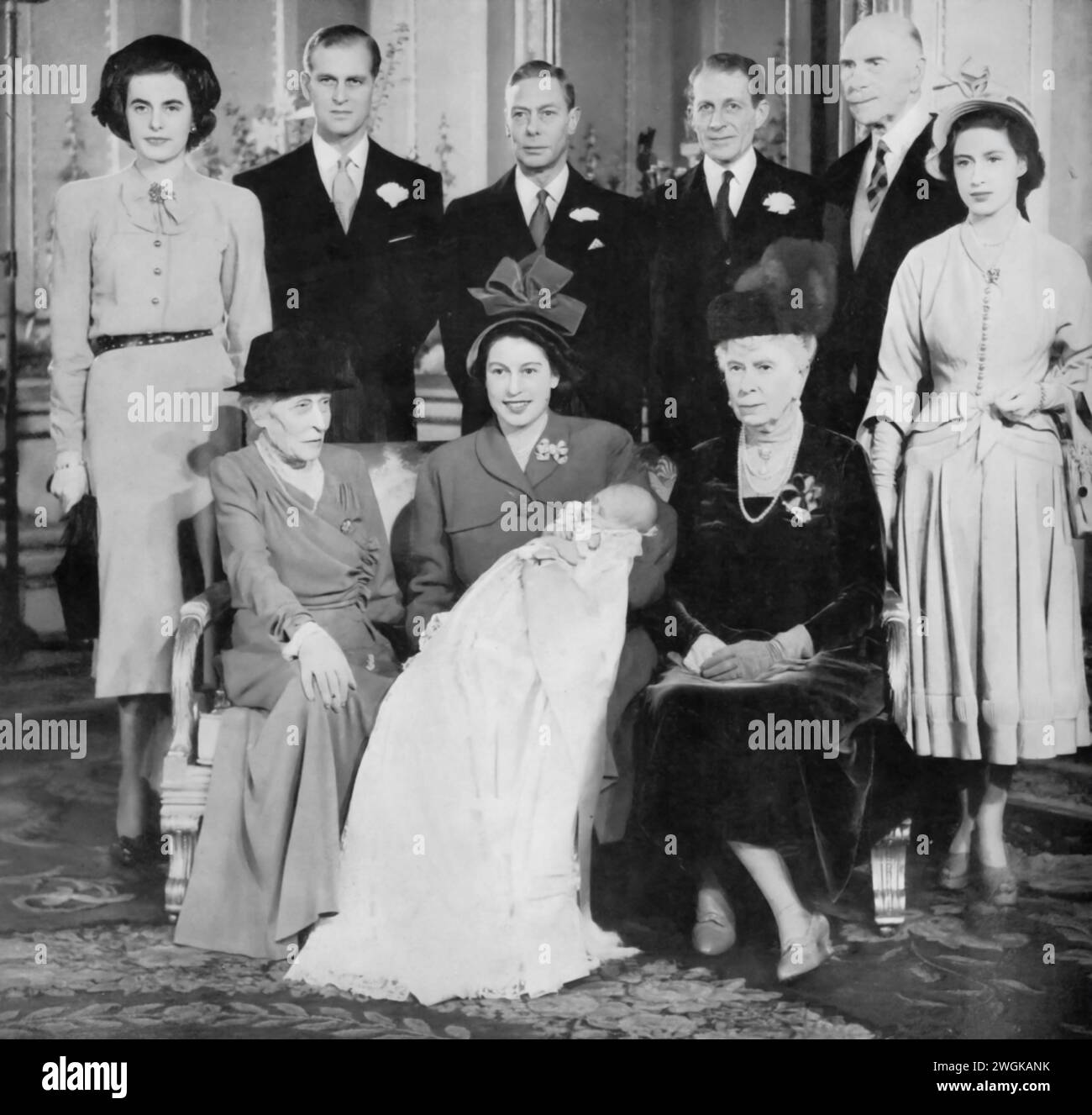 Portrait du baptême de Charles III, mettant en vedette des membres clés de la famille royale ...