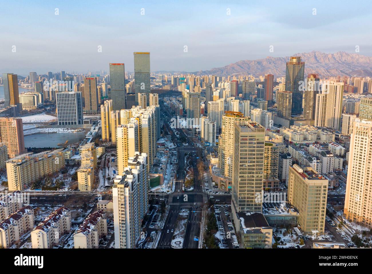 QINGDAO, CHINE - 6 FÉVRIER 2024 - le paysage après les chutes de neige ...