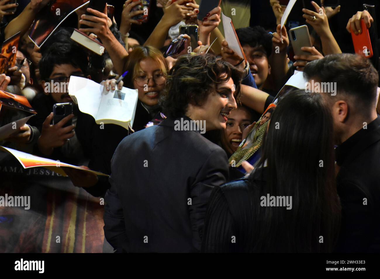 Les fans de timothee chalamet Banque de photographies et d’images à ...
