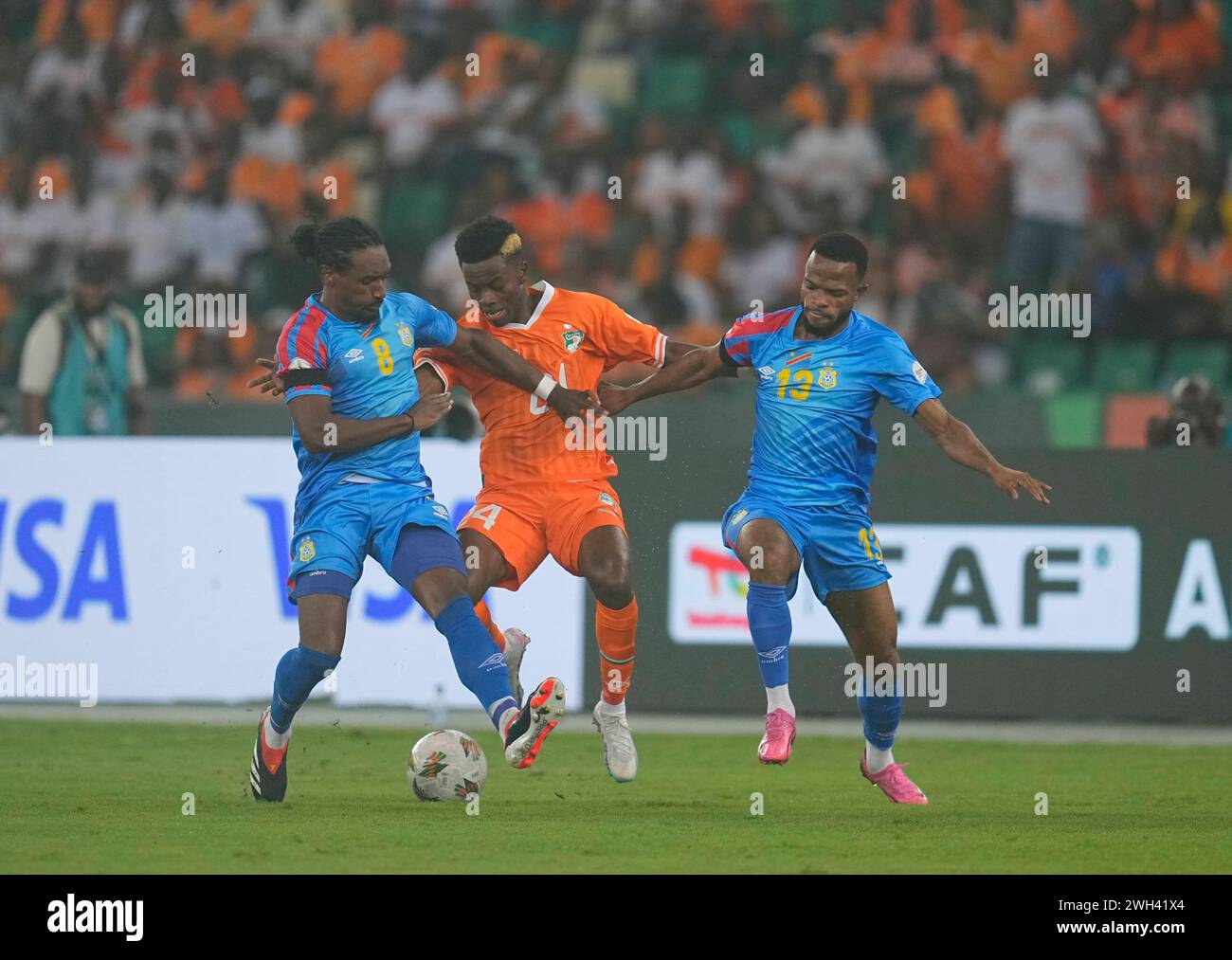 07 février 2024 : Simon Adingra (Côte d'Ivoire) et Samuel Alain Moutoussamy (RD Congo) s ...