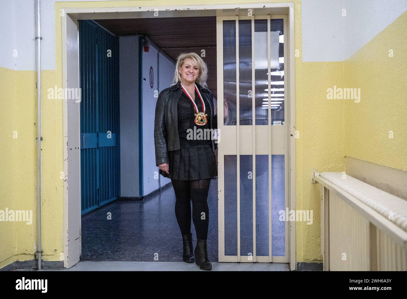 Sabrina Lange im Frauenknast Reality-Darstellerin feiert Karneval in ...
