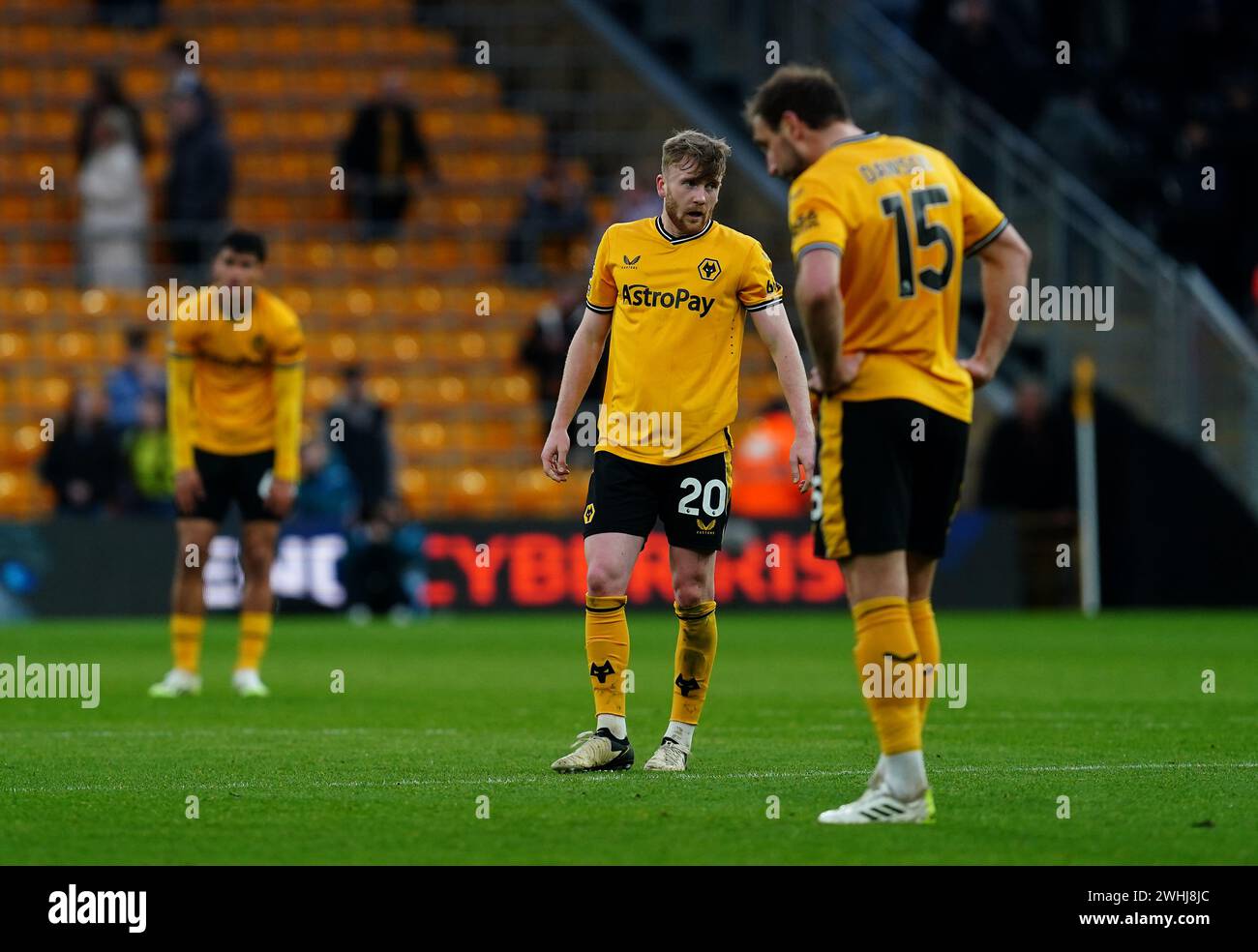 Tommy Doyle et Craig Dawson des Wolverhampton Wanderers réagissent lors ...