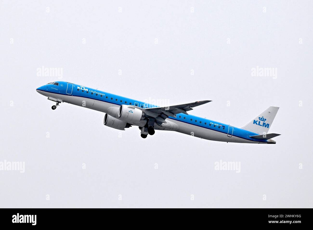 Embraer e195 Banque de photographies et d’images à haute résolution - Alamy