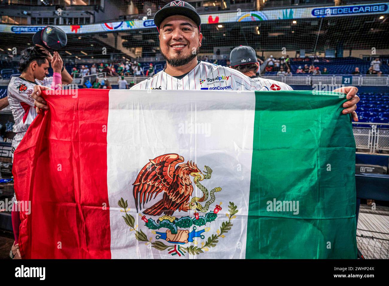 MIAMI, FLORIDE - 1er FÉVRIER : José Samayoa de Naranjeros de Hermosillo ...