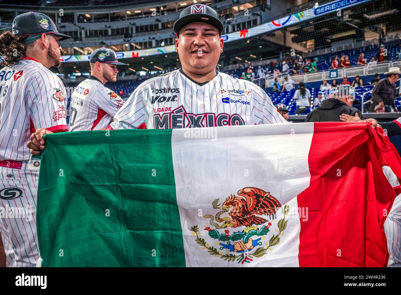 MIAMI, FLORIDE - 1er FÉVRIER : équipe de Naranjeros de Hermosillo du ...