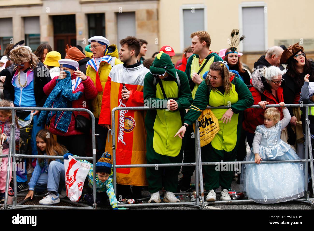 Carnaval de vieilles femmes Banque de photographies et d’images à haute ...