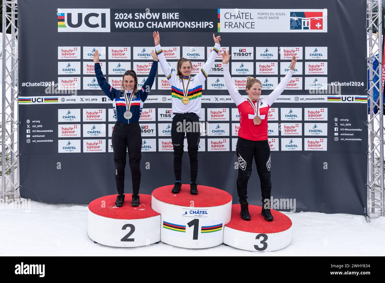 Podium féminin Elite Dual Slalom, Lisa BAUMANN de Suisse 1ère place ...