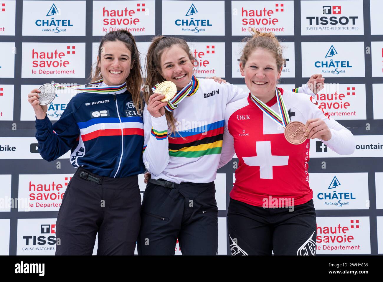 Podium féminin Elite Dual Slalom, Lisa BAUMANN de Suisse 1ère place ...