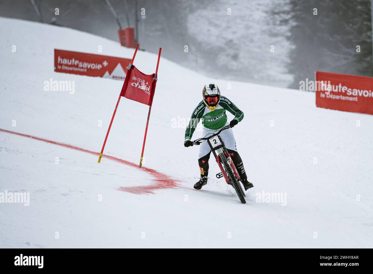 Henry KERR, d'Irlande, 3e place du Men Elite Dual Slalom lors des ...