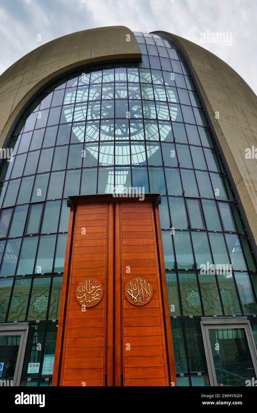 Cologne central mosque in cologne Banque de photographies et d’images à ...