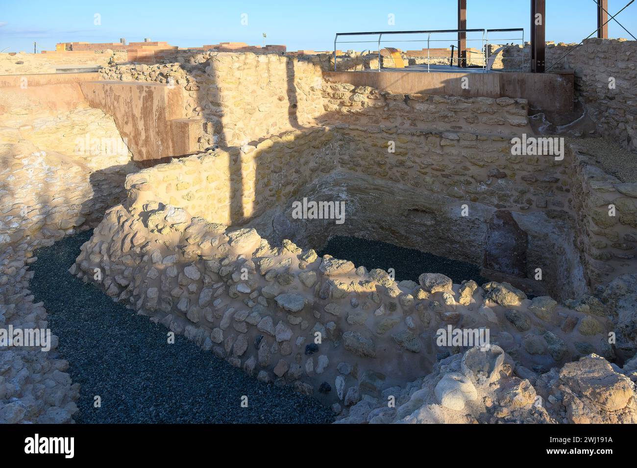 Ruines de bâtiments anciens dans le site archéologique la Illeta. Murs ...