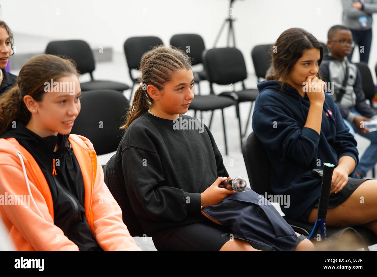 La qualificative américaine Danielle Collins interagit avec les fans ...