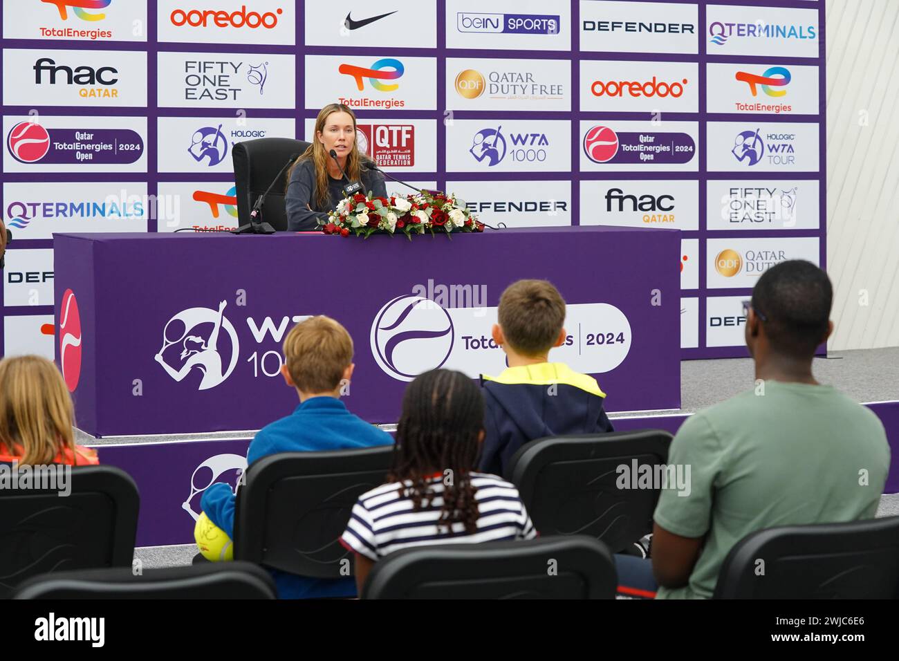 La qualificative américaine Danielle Collins interagit avec les fans ...